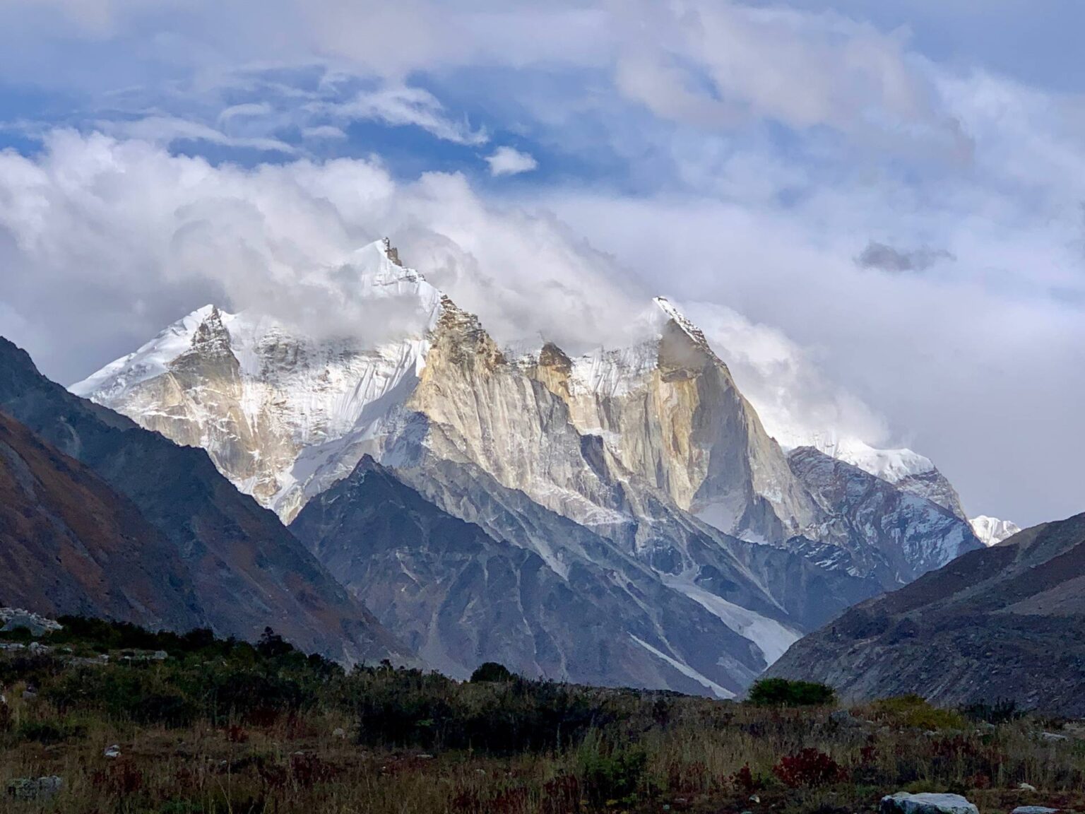 Climbing the Bhagirathi Peaks: A Mountaineering Overview